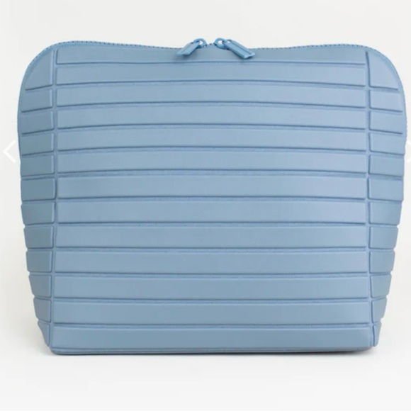 Parallelle | Accessories | Large Slate Traveller Bag By Parallelle ...